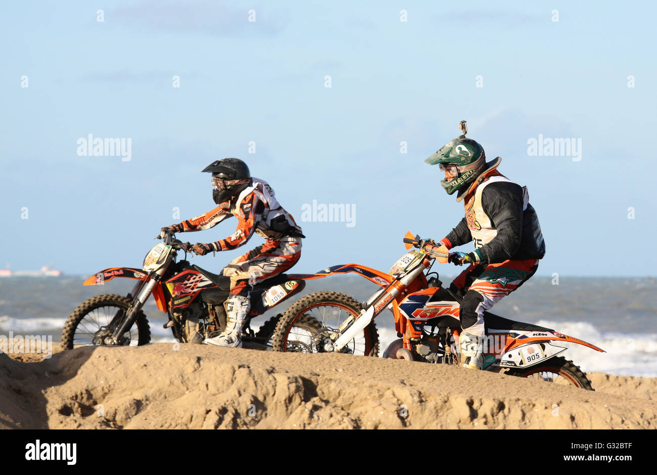 Knock knockout hi-res stock photography and images - Alamy