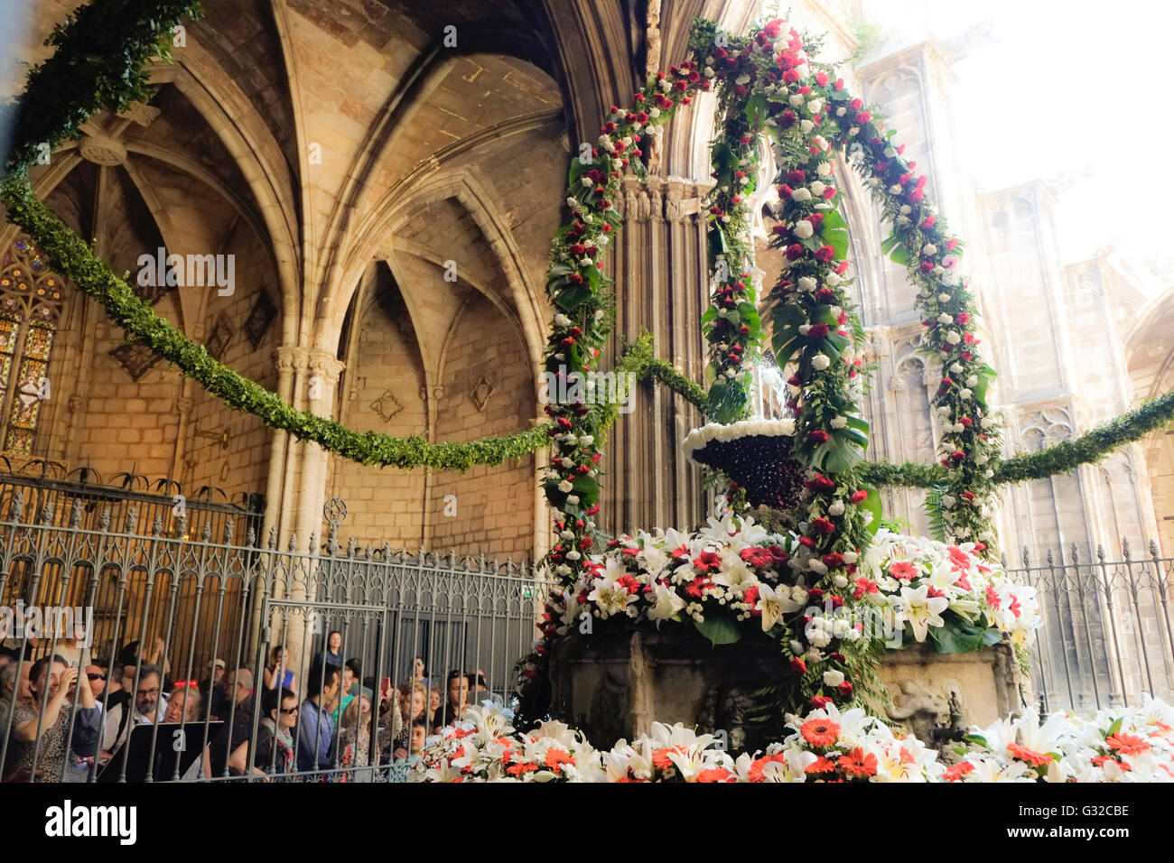 People gather to see Ou Com balla tradition during Corpus Christi in ...