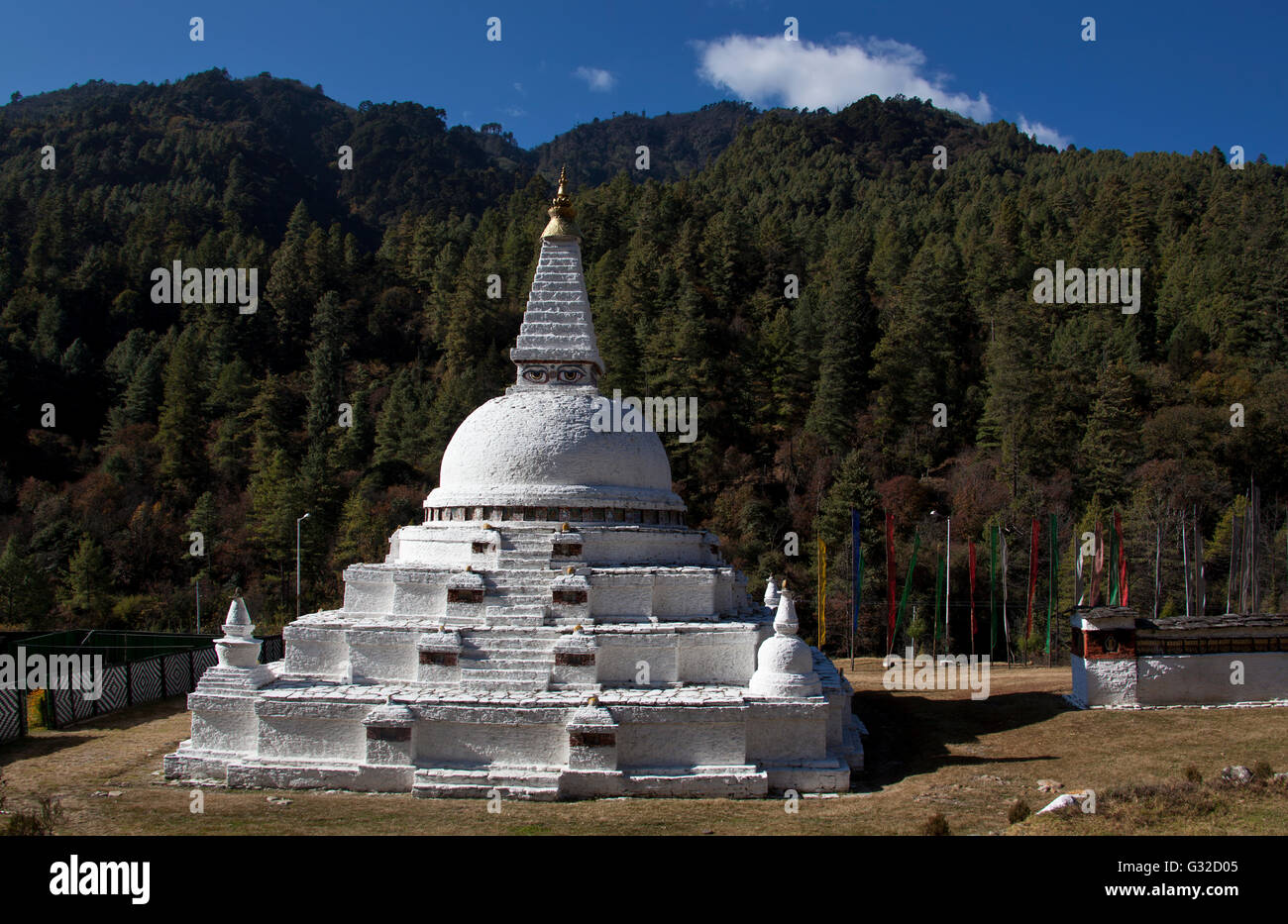 Bhutan chendebji chorten hi-res stock photography and images - Alamy