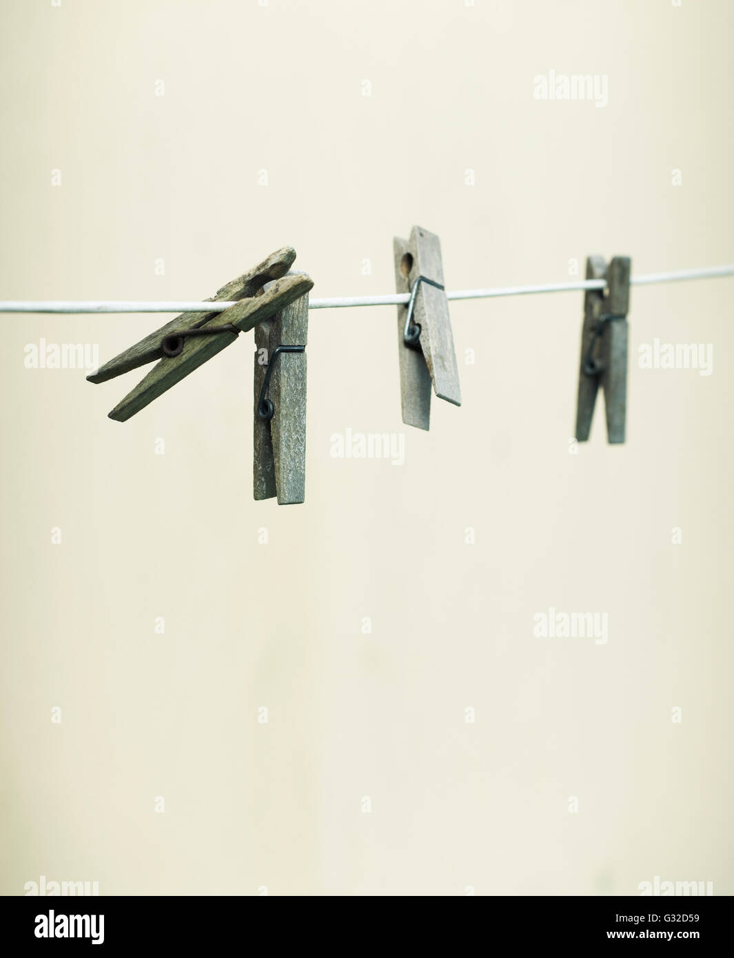 Clothesline and clothes pegs Stock Photo - Alamy