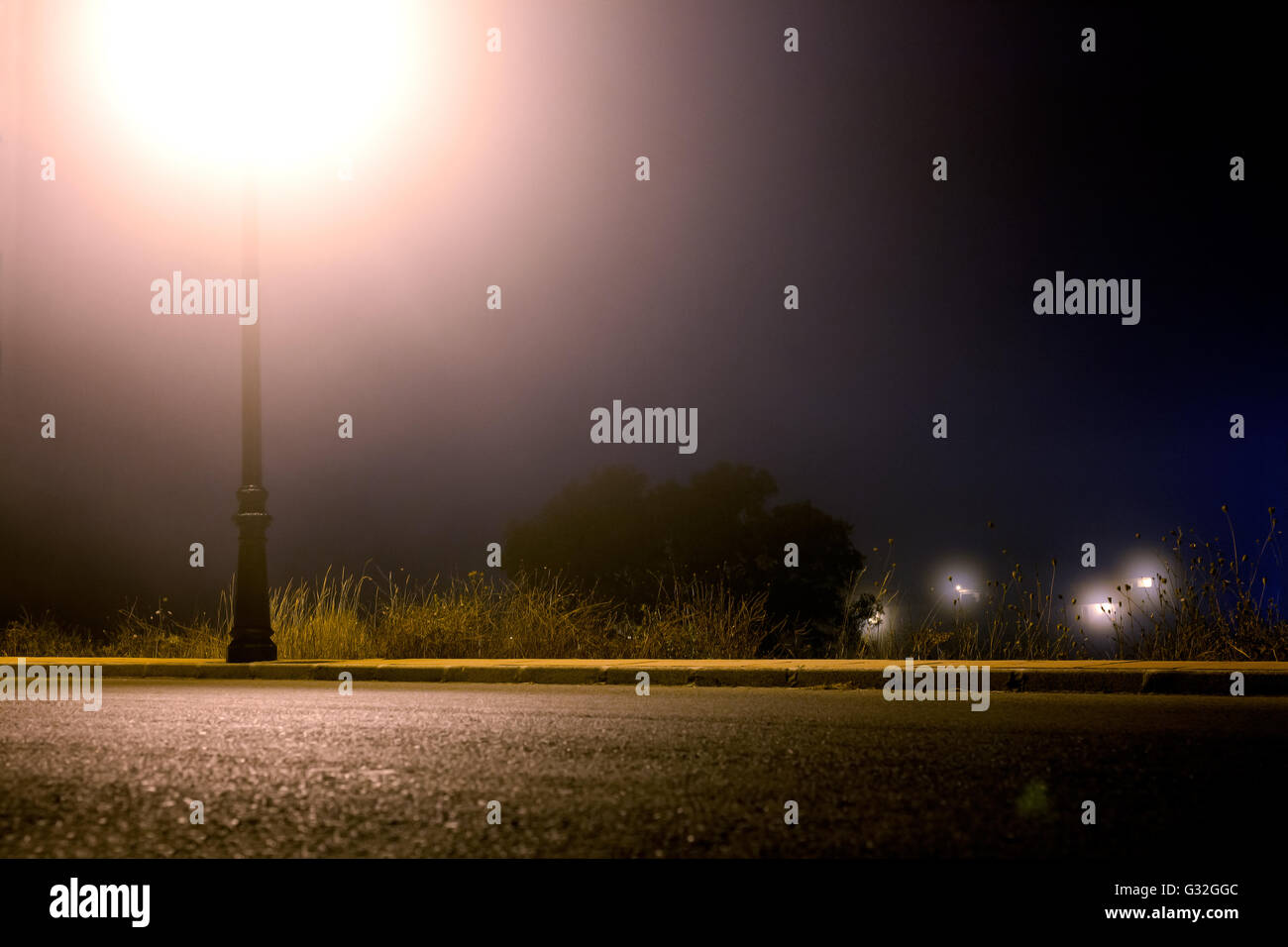 Empty road night hi-res stock photography and images - Alamy