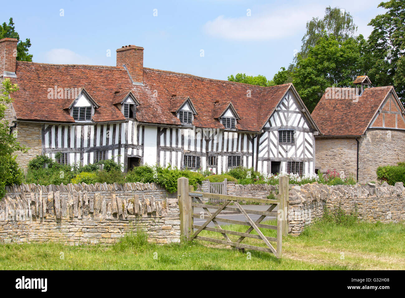 Shakespeare Birthplace Trust's Mary Arden's farm, Wilmcote ...
