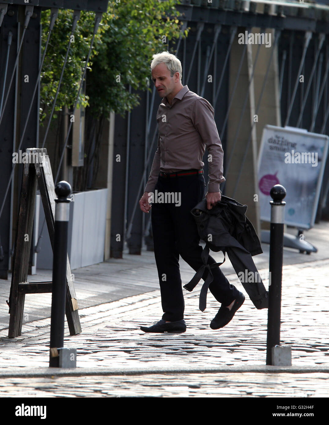 Jonny Lee Miller, Avistamiento De Trenes