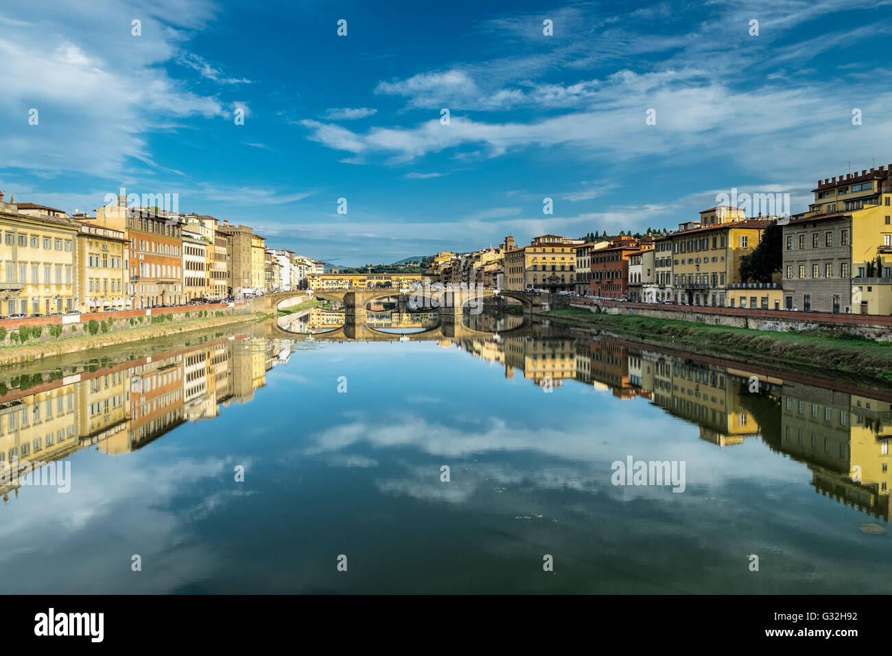 Fiume Arno, Riverside. Firenze, Italy Stock Photo - Alamy