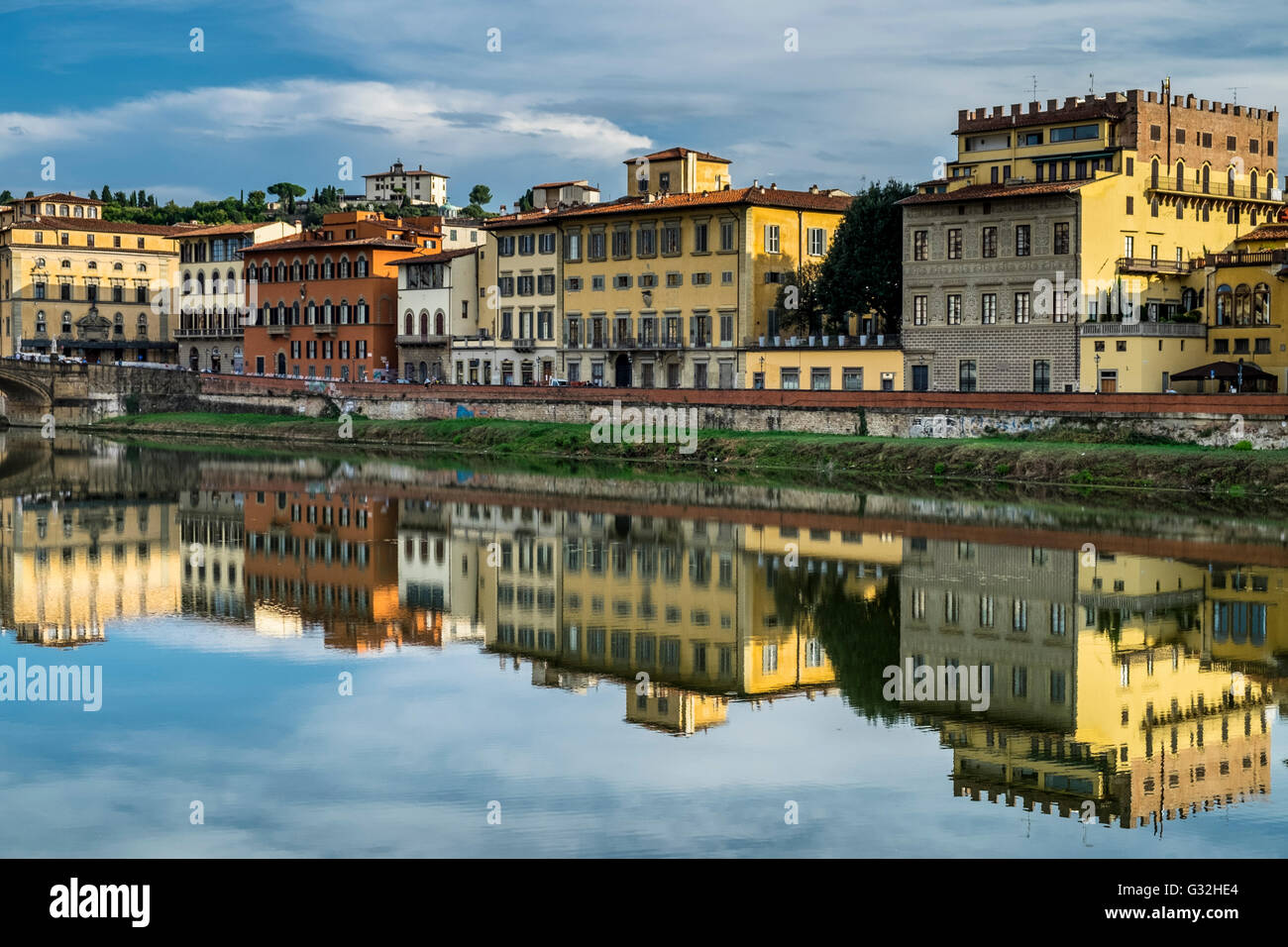 Fiume Arno, Riverside. Firenze, Italy Stock Photo - Alamy
