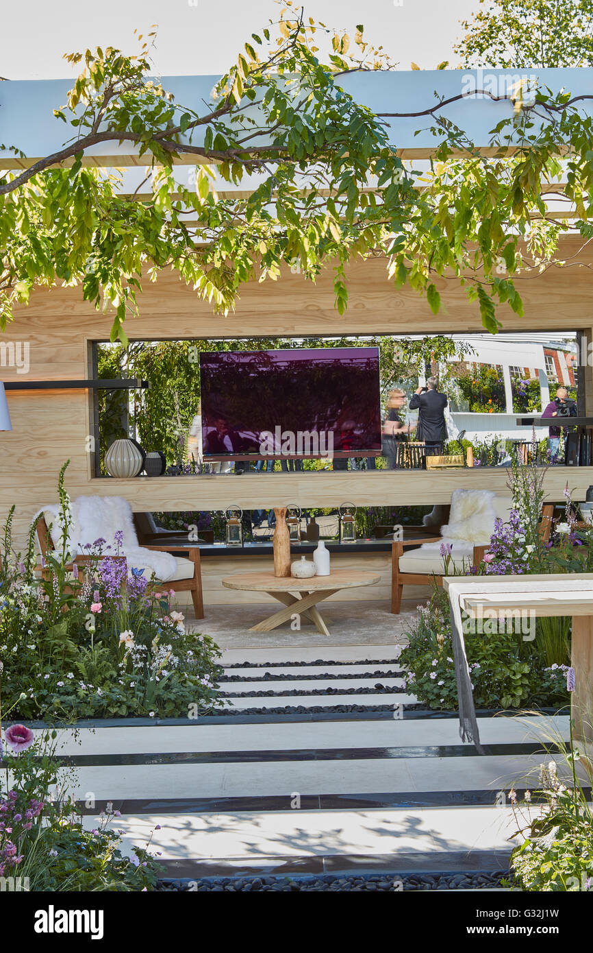 Chelsea Flower Show 2016 Designer Gardens LG Smart Garden Stock Photo ...