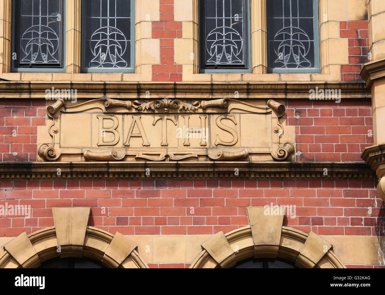 Edwardian terracotta facade hi-res stock photography and images - Alamy