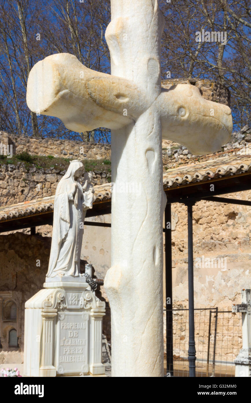 Sculpture of a stone cross Stock Photo - Alamy