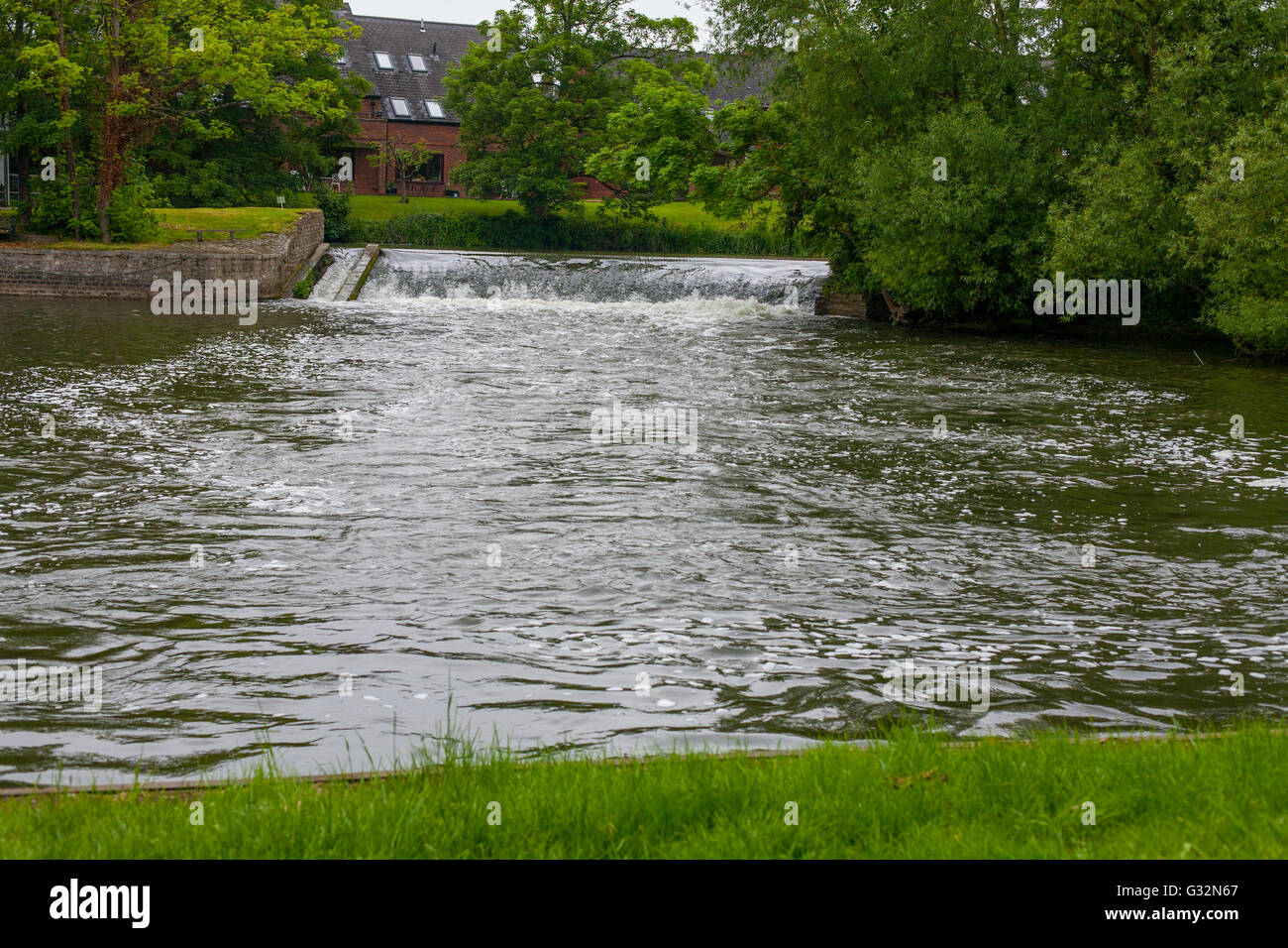 River Avon weir at Stratford-upon-Avon, Warwickshire Stock Photo - Alamy