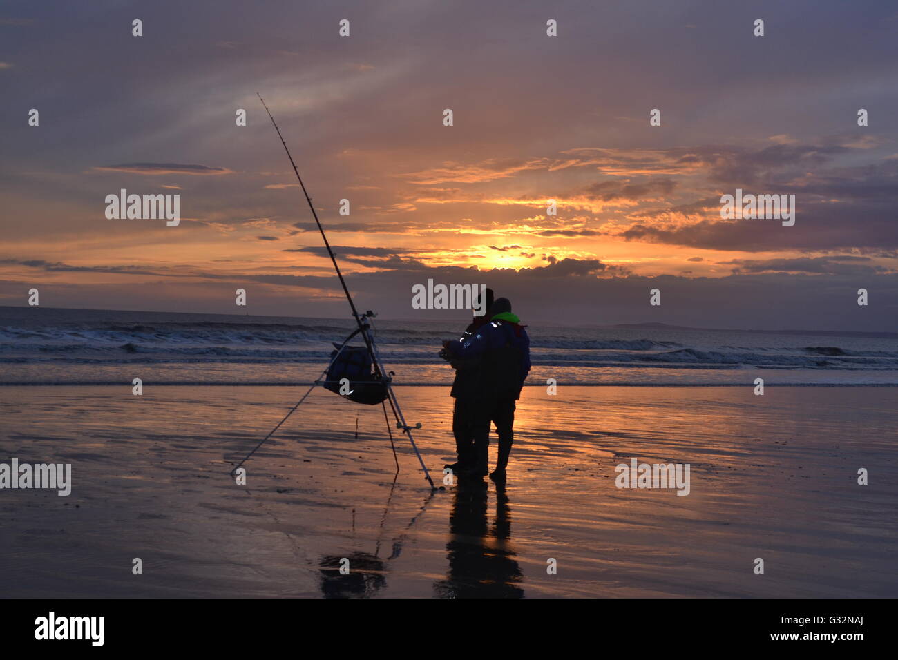 Fishing sunset hi-res stock photography and images - Alamy