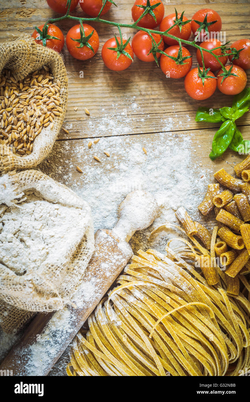 Pasta integral with ingredients Stock Photo - Alamy