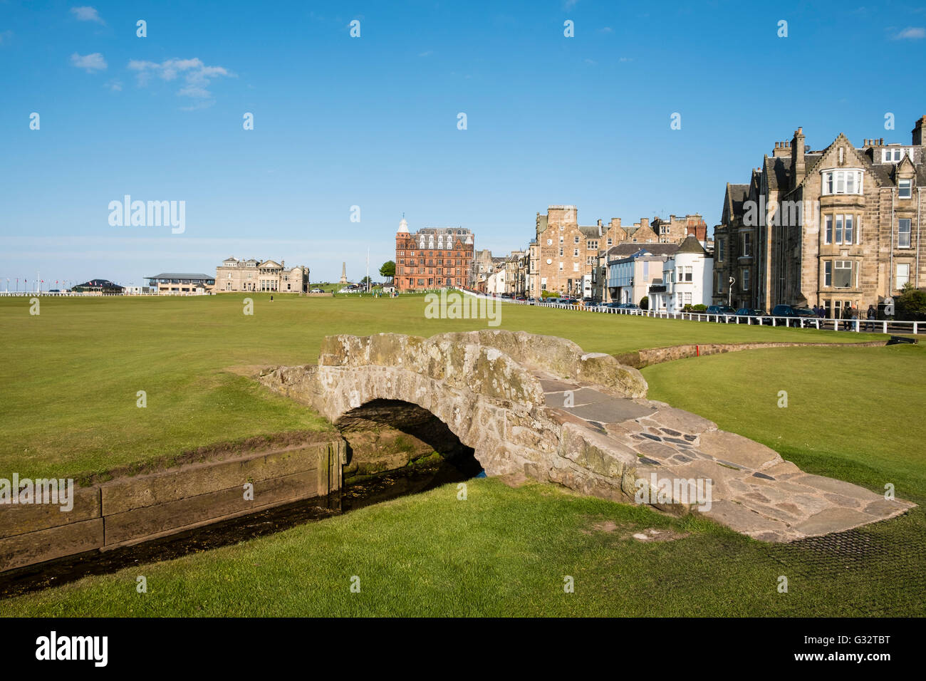 Swilken burn bridge hi-res stock photography and images - Alamy