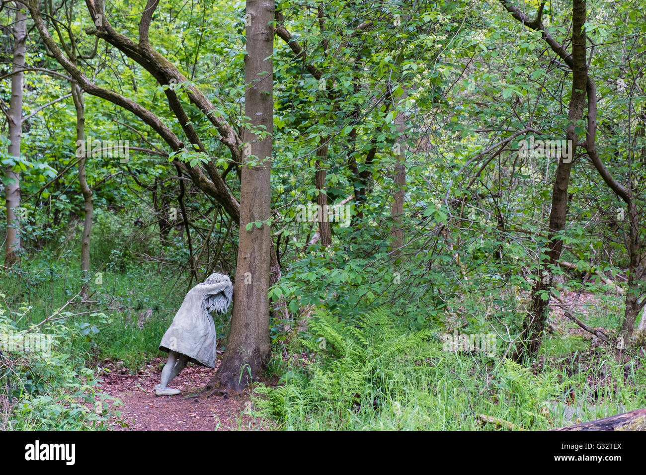 outdoor sculpture Weeping Girls by Laura Ford at Jupiter Artland ...