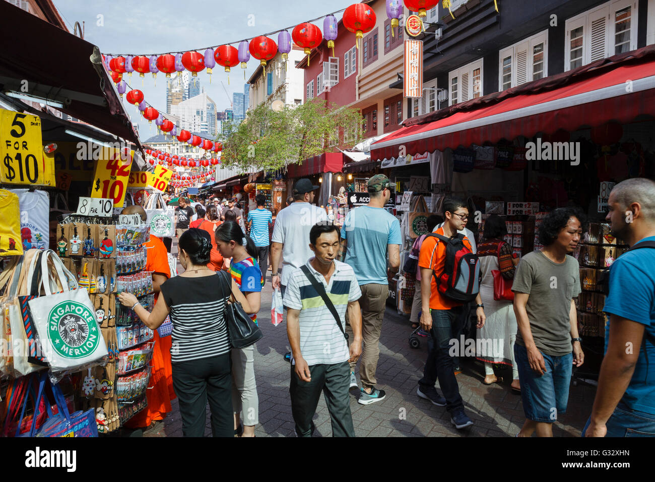 Singapore chinatown crowd hi-res stock photography and images - Alamy