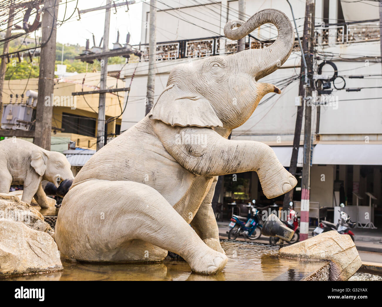 stone elephant statue Stock Photo - Alamy