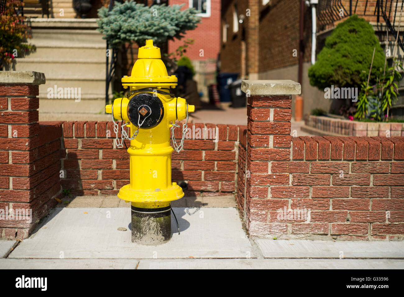 Old fireplug hi-res stock photography and images - Alamy
