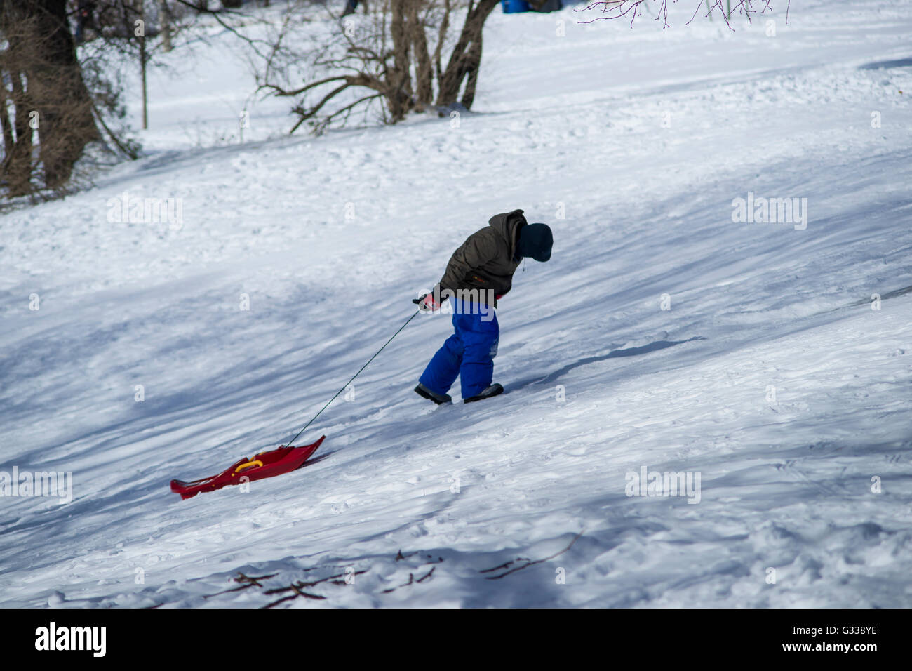 Child daring outdoors hi-res stock photography and images - Alamy