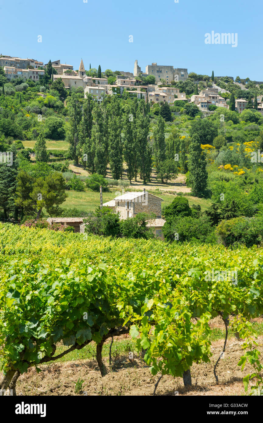 Le Crestet village, Vaucluse, Provence Alpes Cote d’Azur region, France ...