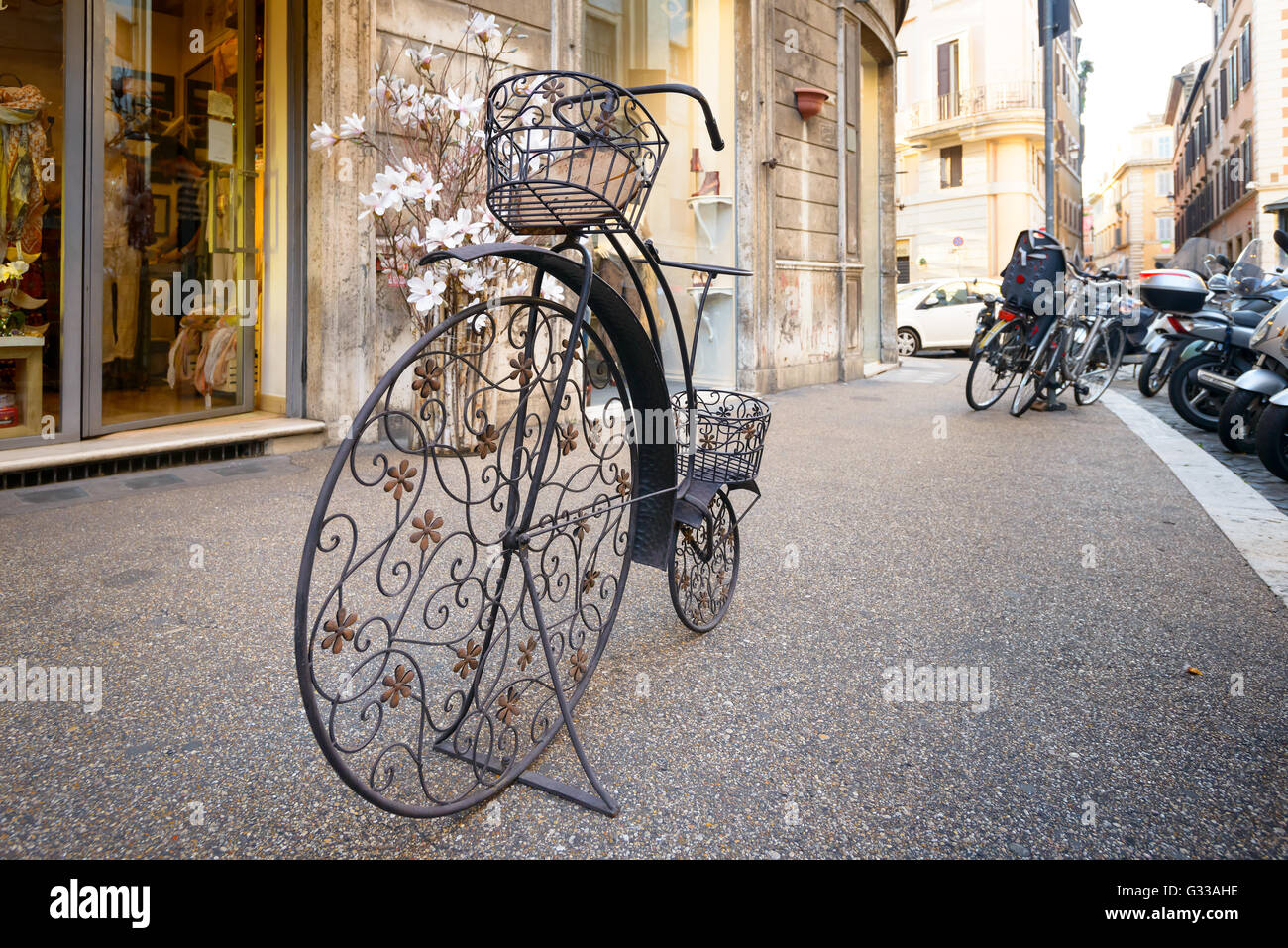 A nice old rusty iron bicycle in a street of Rome Stock Photo - Alamy