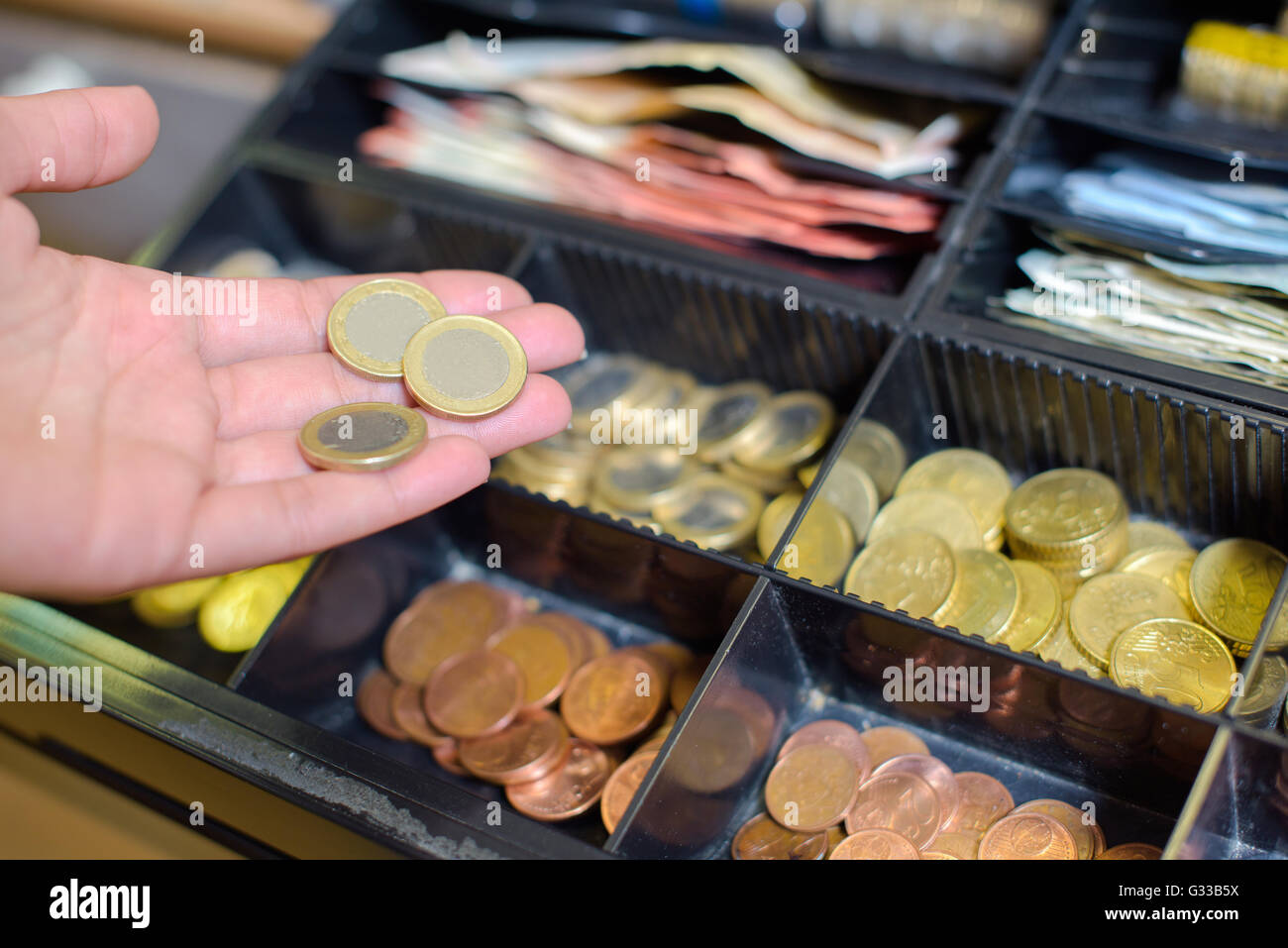 Cashier change cash register hi-res stock photography and images - Alamy