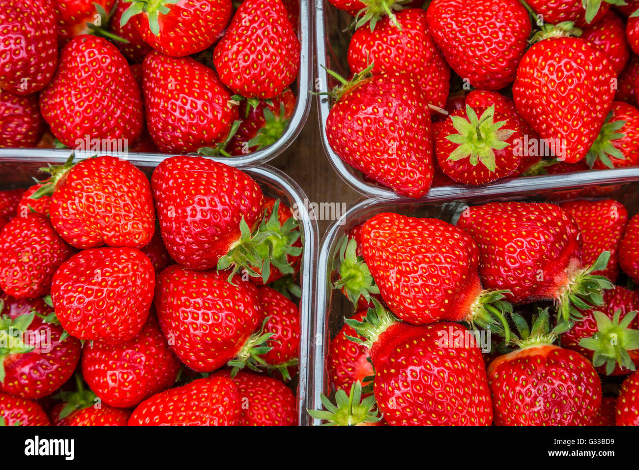 A punnnet of English Strawberries Stock Photo - Alamy
