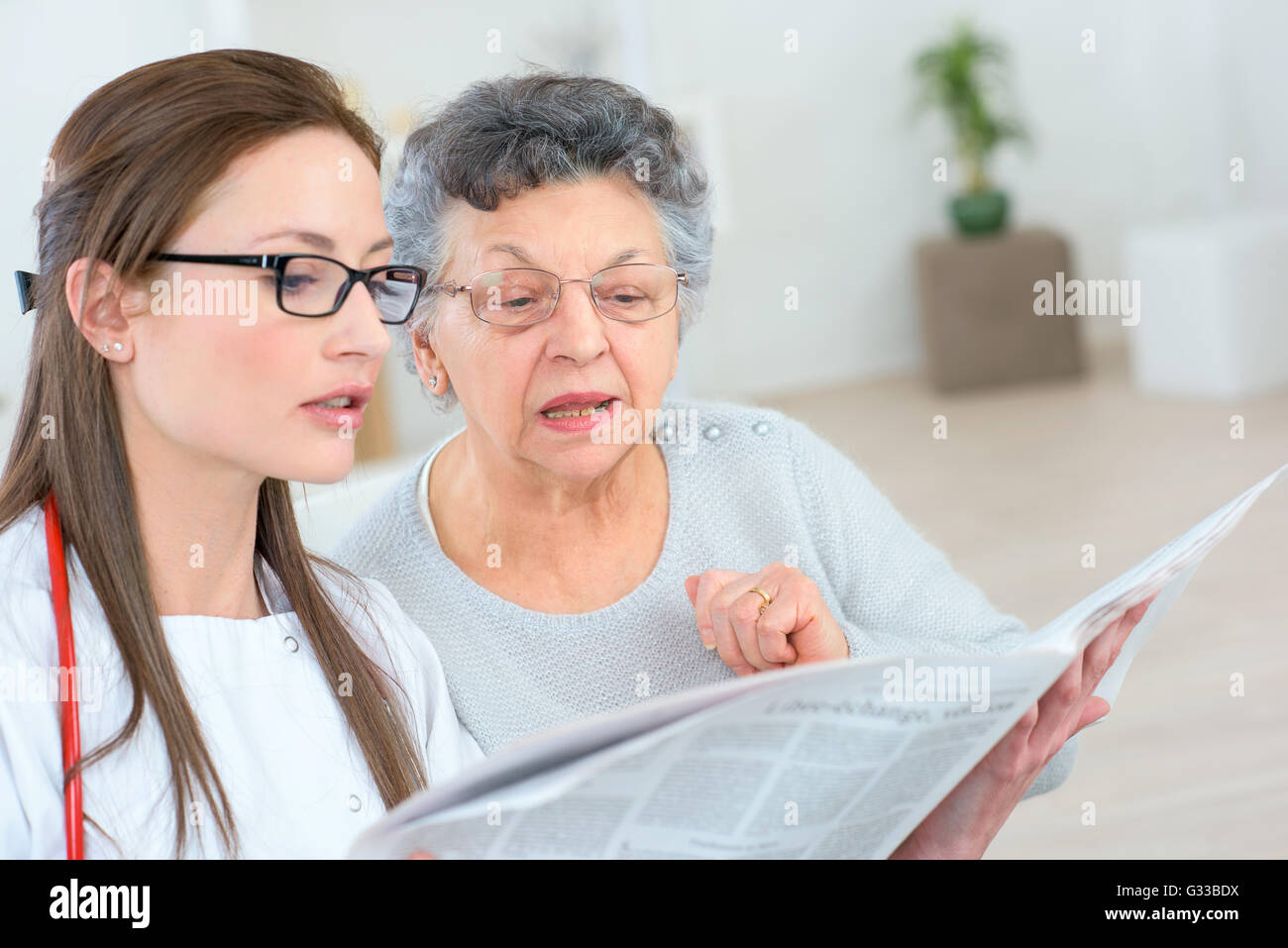 Doctor informing patient hi-res stock photography and images - Alamy