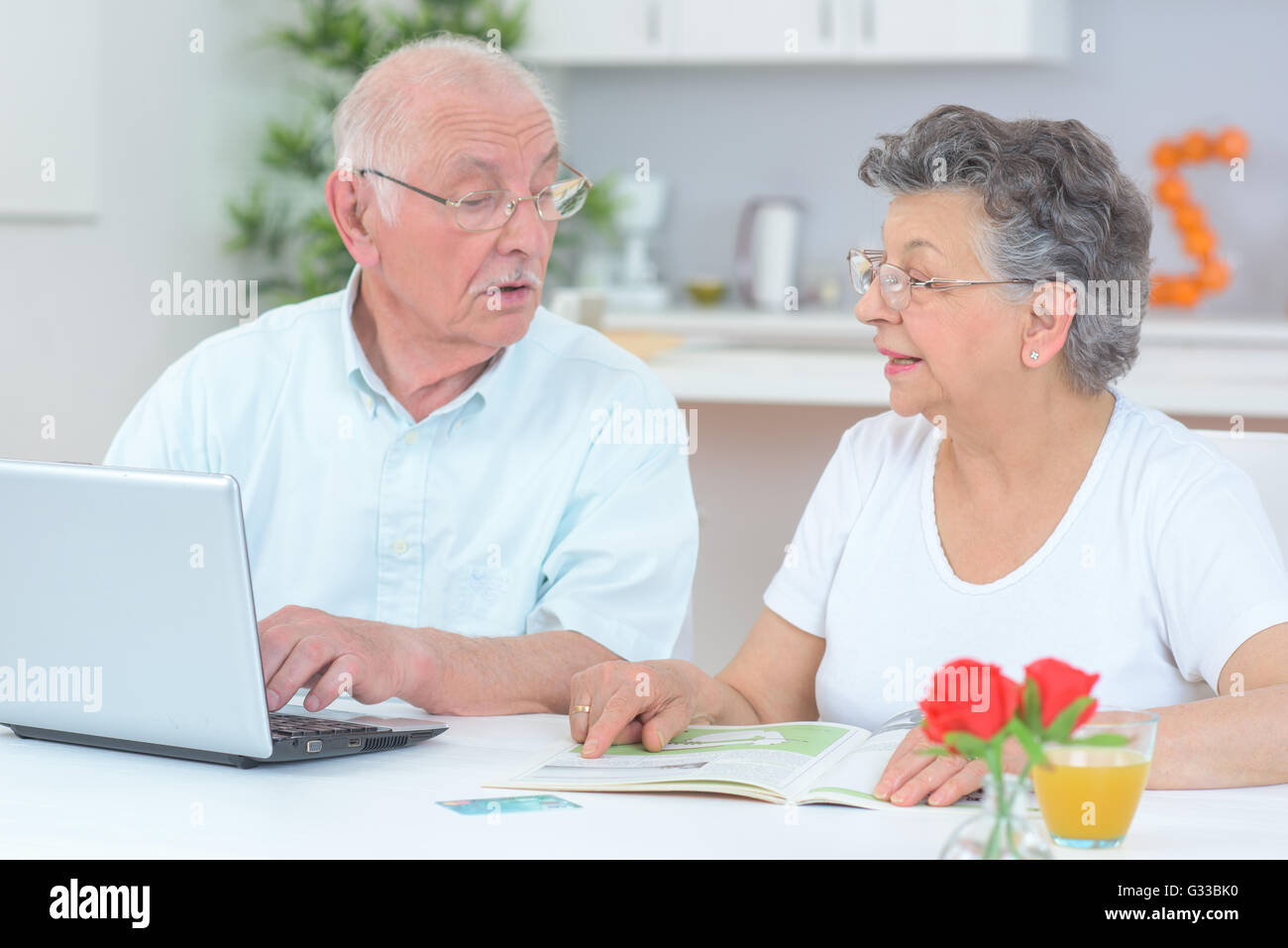 Elderly person using table computer hi-res stock photography and images ...