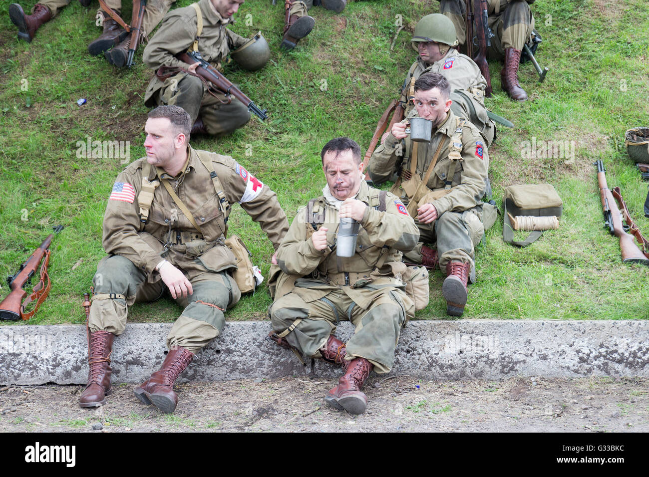 Reenactors at the 1940s Wartime Weekend on the Great Central Railway ...