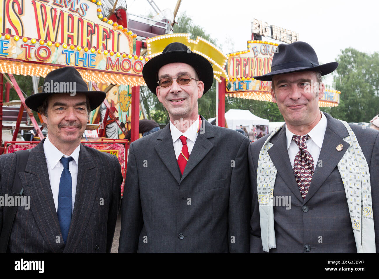 Reenactors at the 1940s Wartime Weekend on the Great Central Railway ...