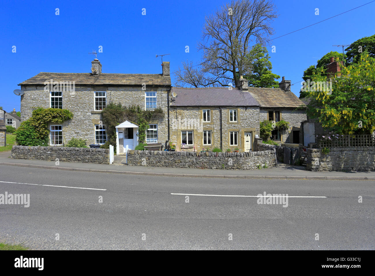 Foolow peak district village uk hi-res stock photography and images - Alamy