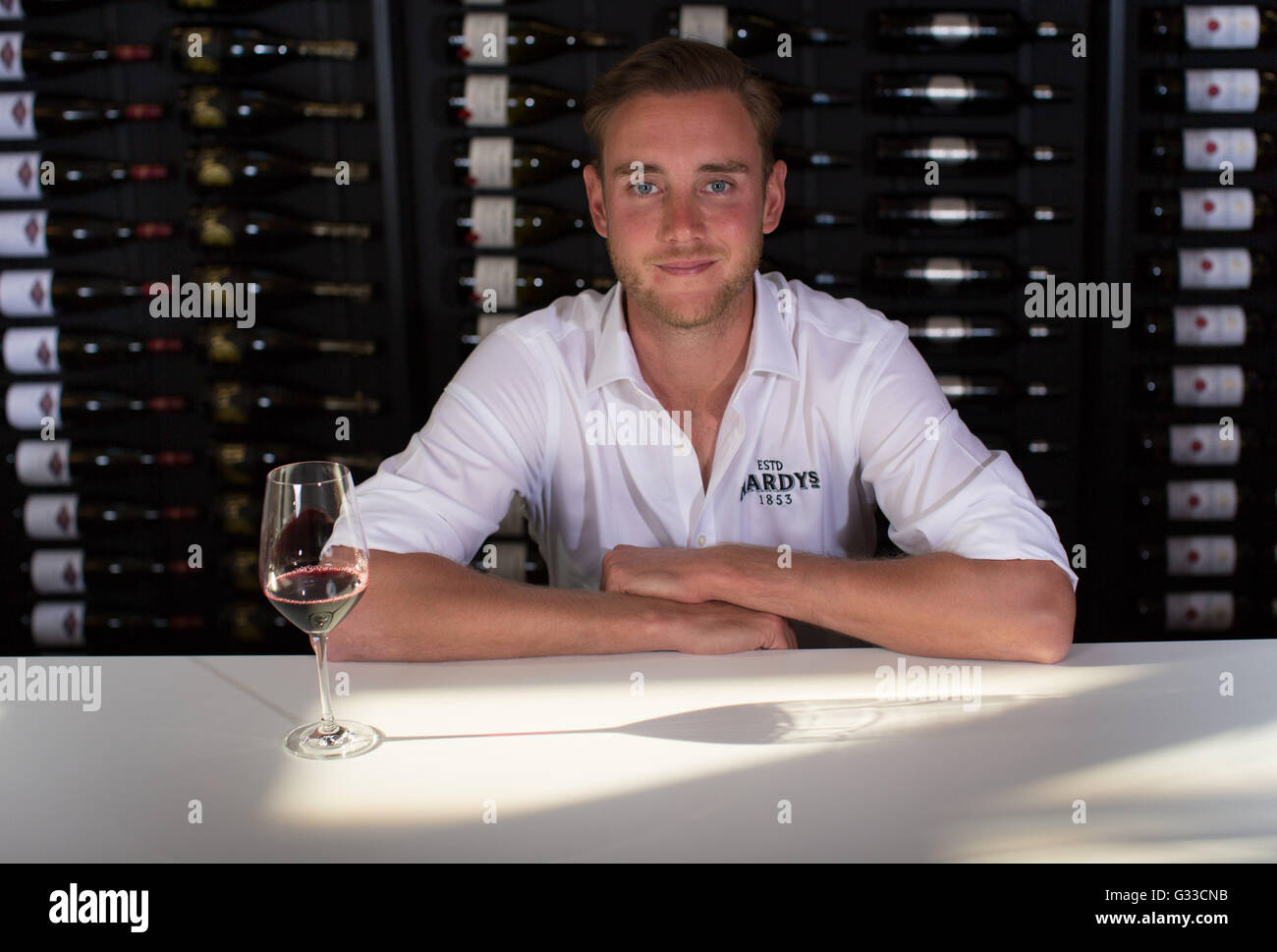 England cricket player stuart broad hi-res stock photography and images ...