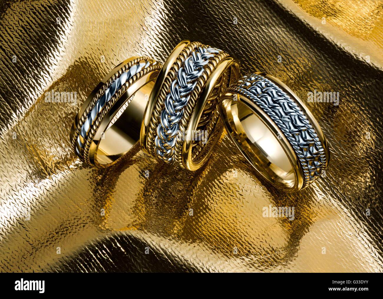 Yellow-white rings on gold background Stock Photo - Alamy
