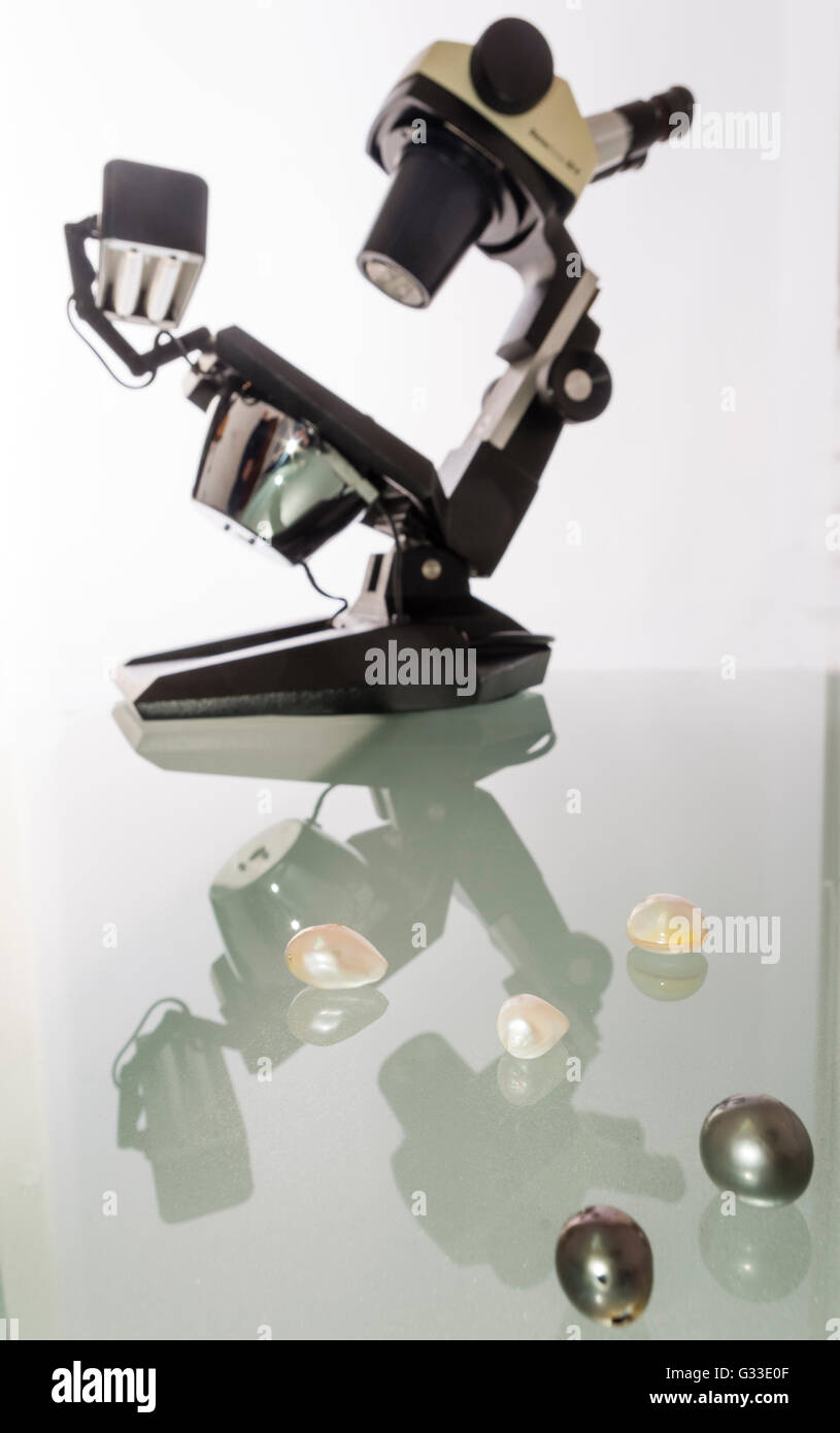 Gems microscope hi-res stock photography and images - Alamy