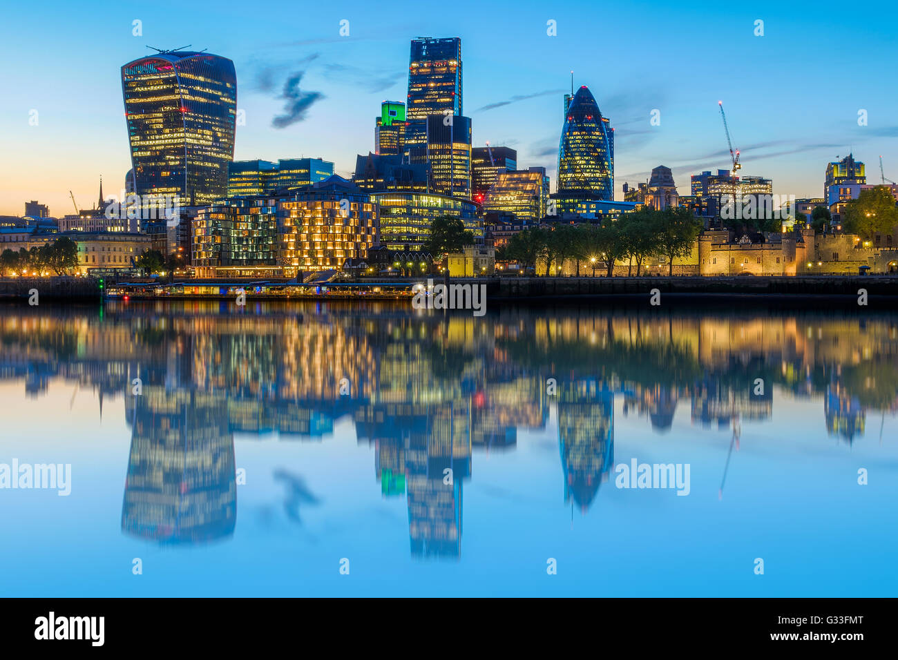 London skyline after sunset gherkin hi-res stock photography and images ...