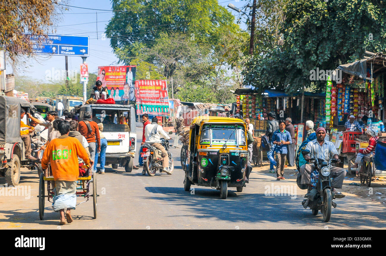 Street scene Agra, Uttar Pradesh, India, Asia Stock Photo - Alamy