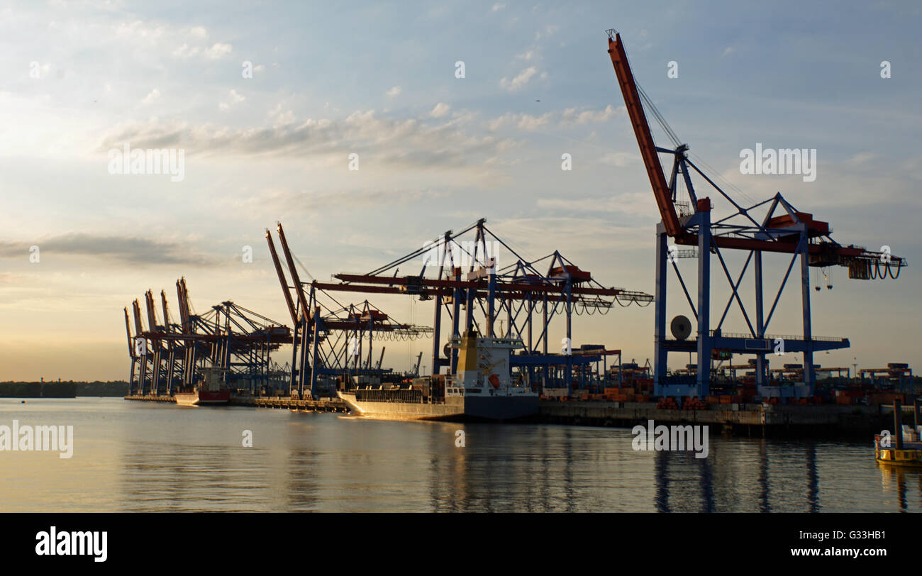 container terminal in the harbor of hamburg in germany Stock Photo - Alamy