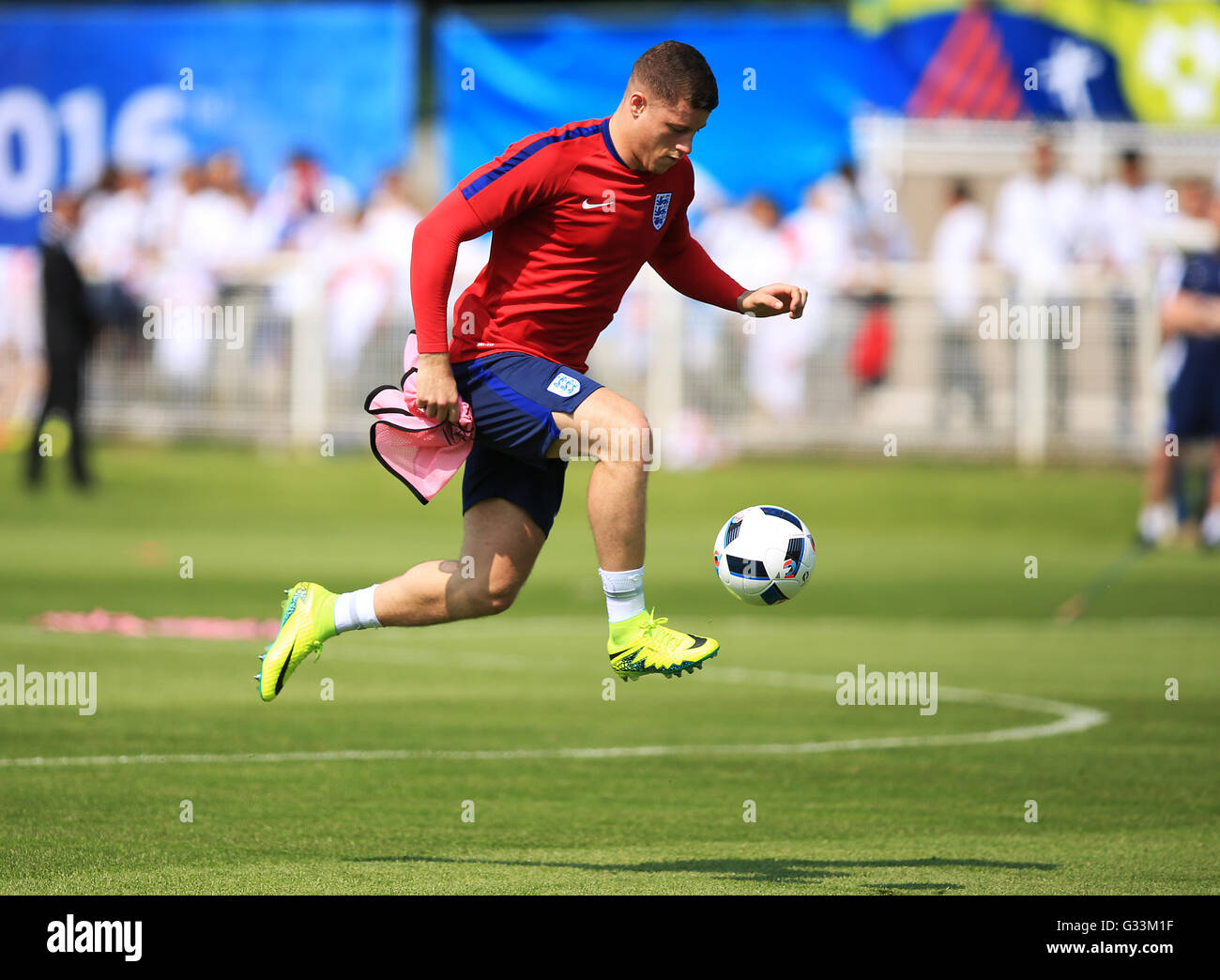 Ross barkley england training hi-res stock photography and images - Alamy