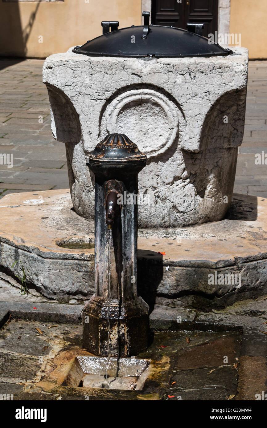 Artesian well italy hi-res stock photography and images - Alamy