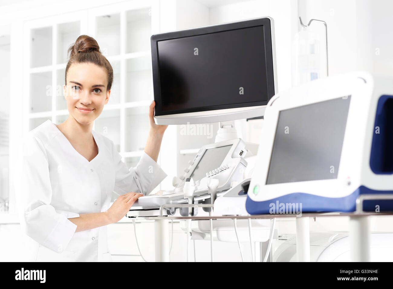 Operating room nurse hi-res stock photography and images - Alamy