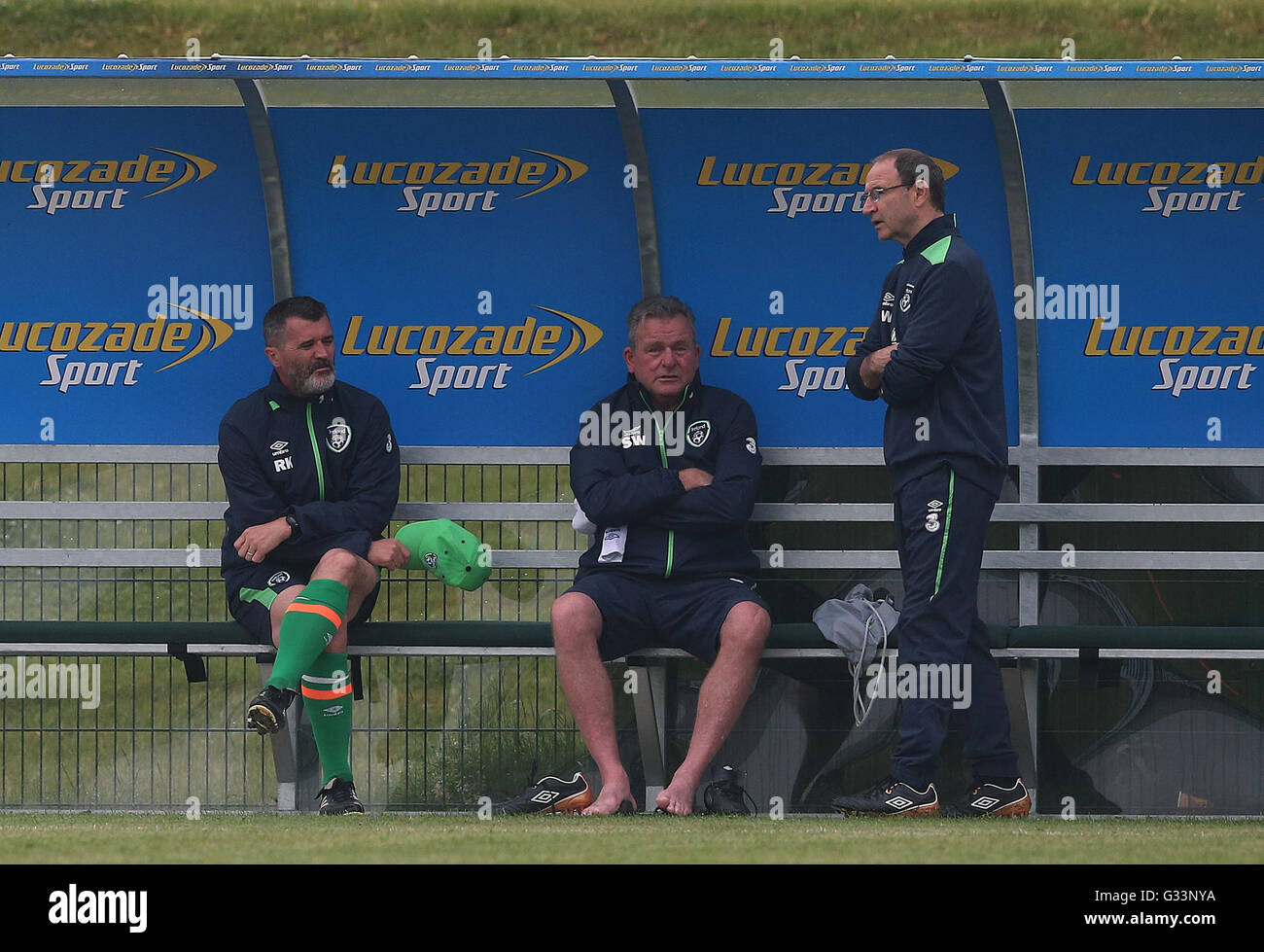 Republic ireland assistant coach roy keane during hi-res stock ...