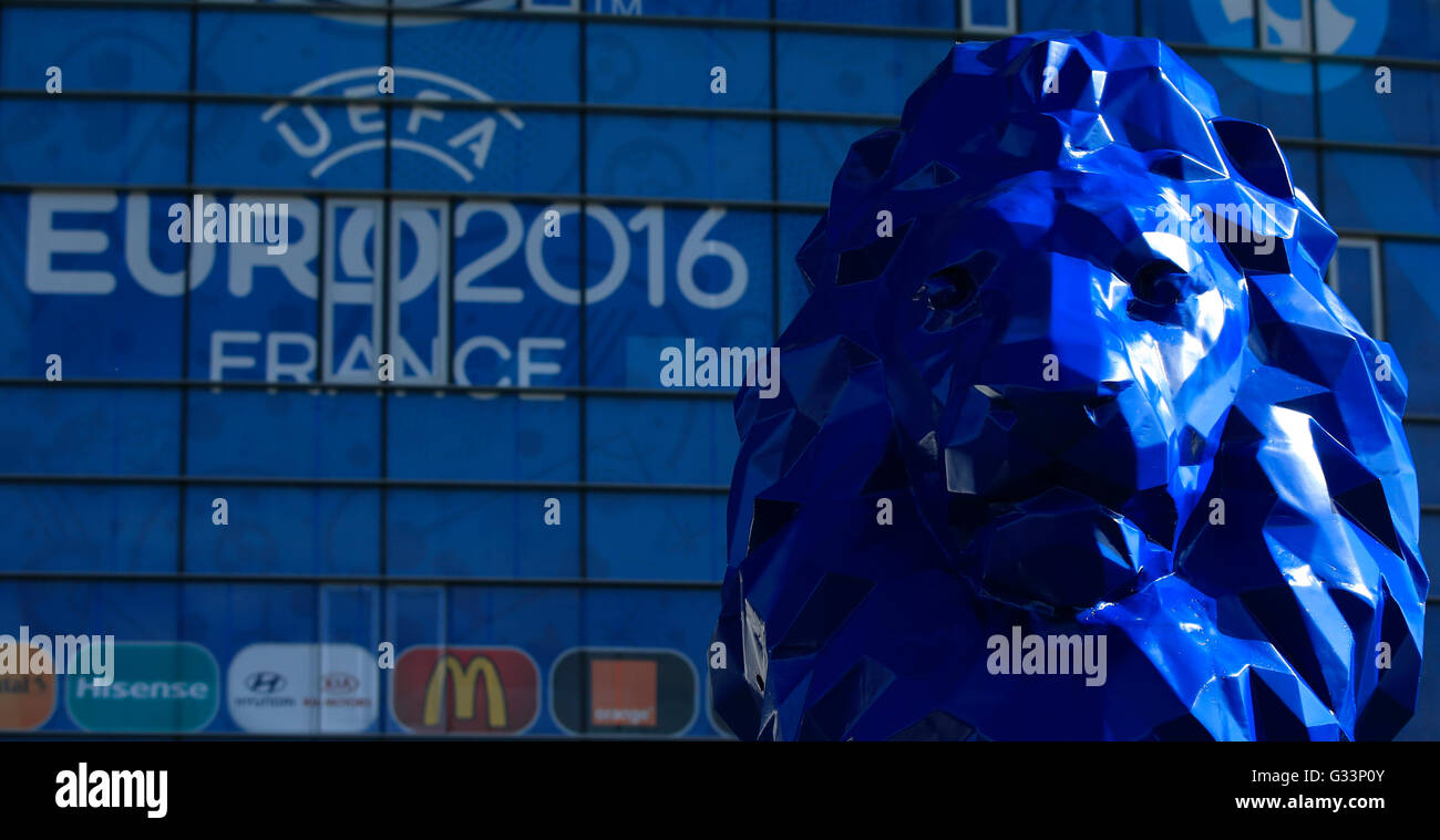 A statue of a lion stands outside Parc Olympique Lyonnais, France Stock ...