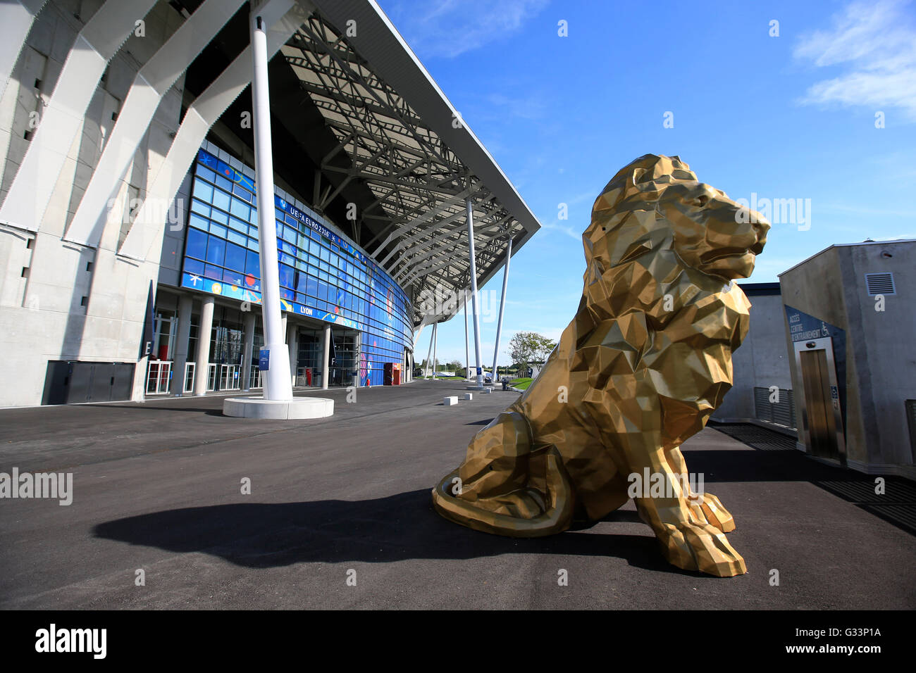 A statue of a lion stands outside Parc Olympique Lyonnais, France Stock ...