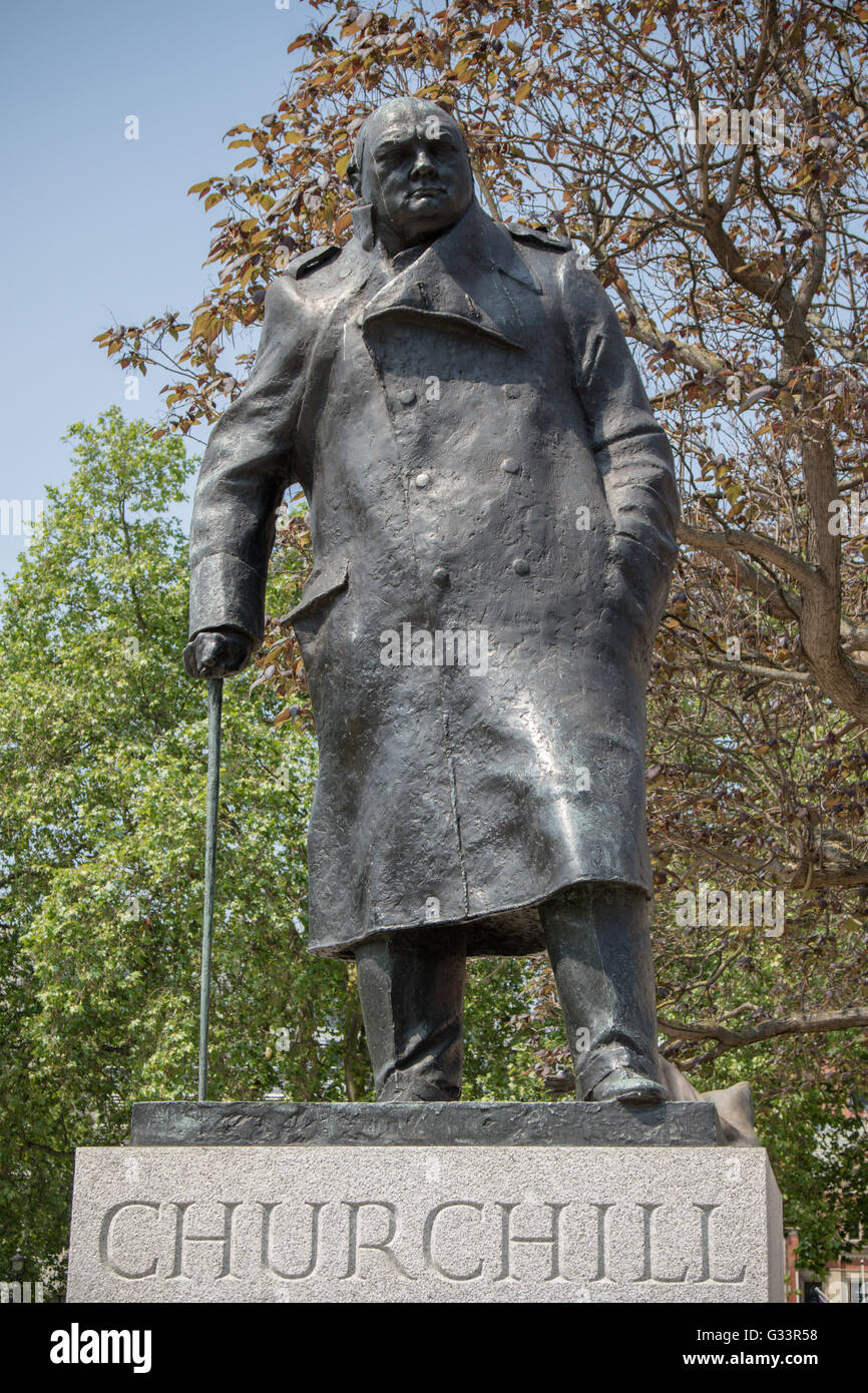 London, United Kingdom - June 5th, 2016: Statue of Winston Churchill ...