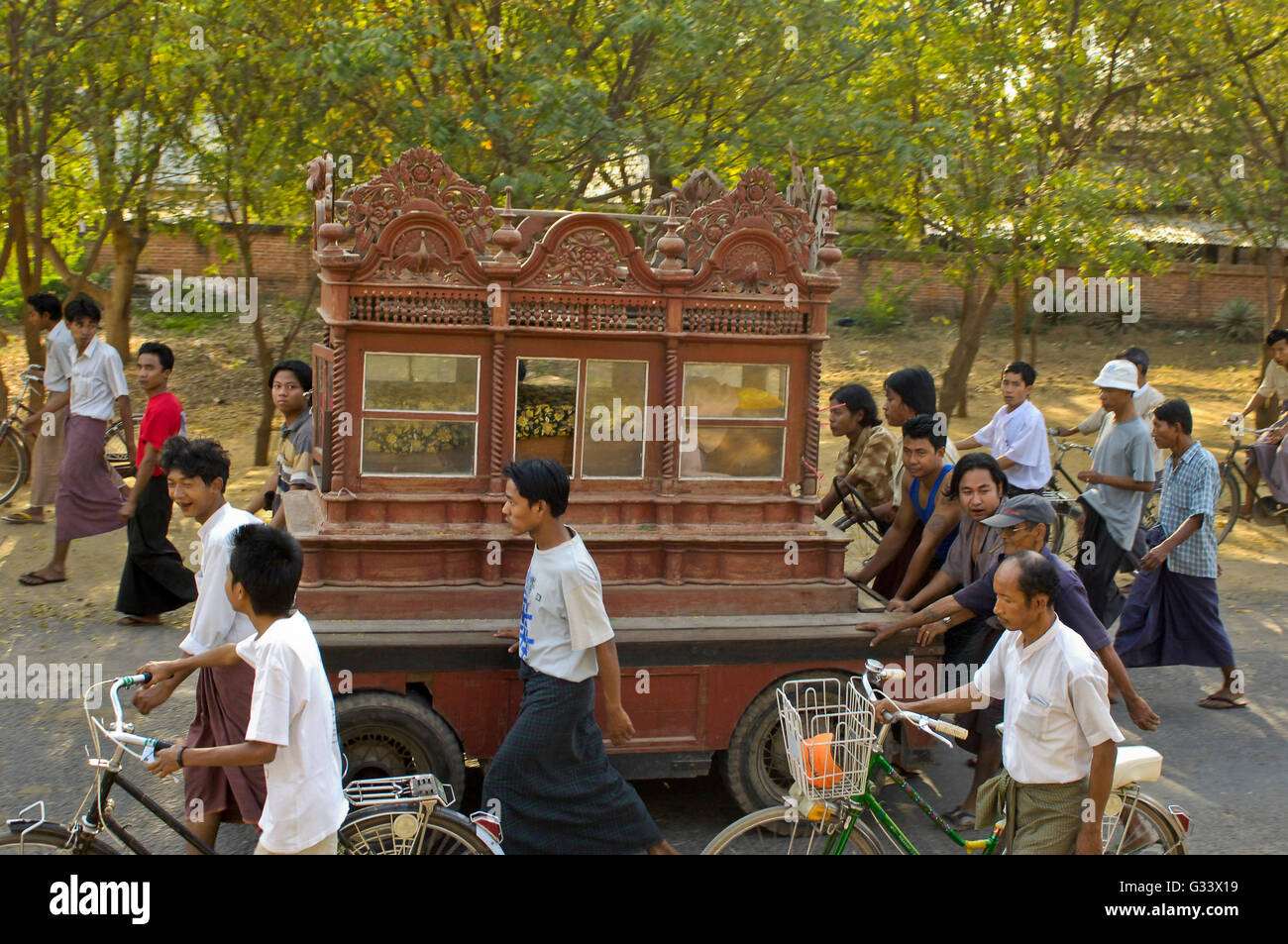 Buddhism funeral procession hi-res stock photography and images - Alamy