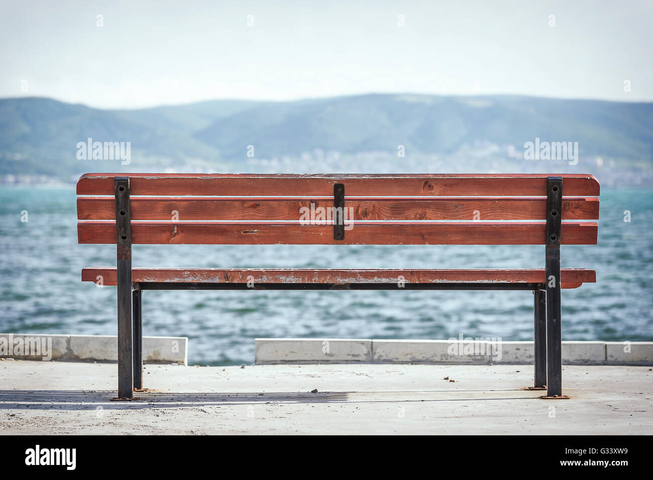 Empty grey seascape hi-res stock photography and images - Alamy