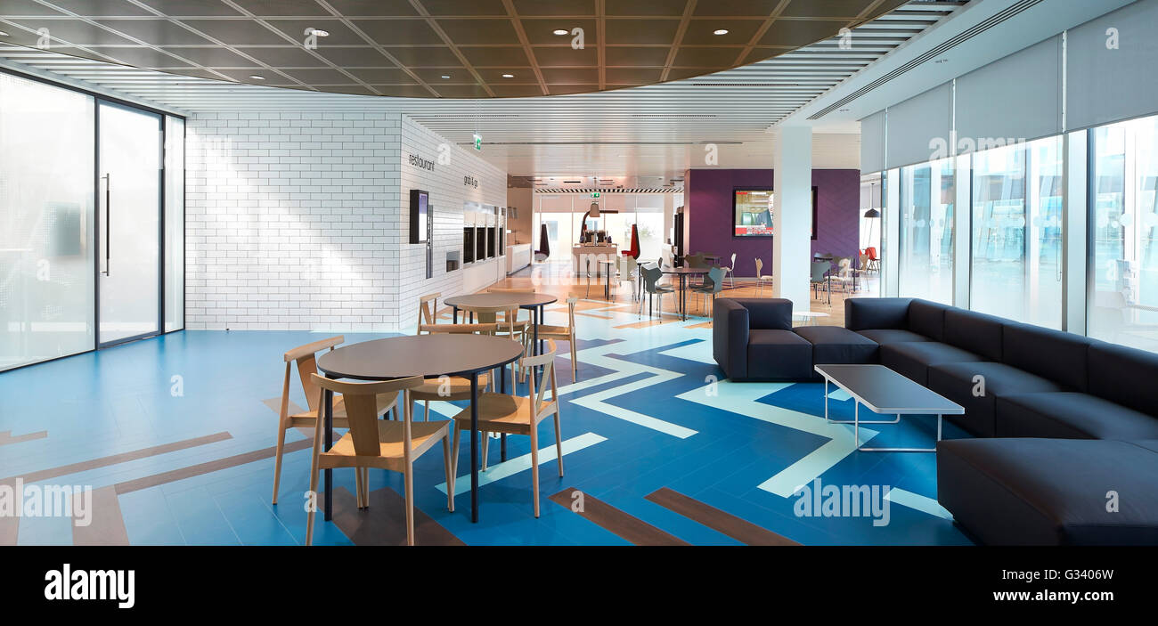 View towards breakout area and cafe. KPMG Offices, Leeds, Leeds, United ...