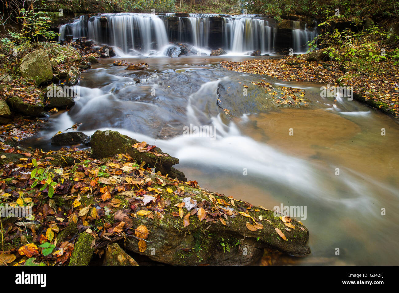 Cascade mountain waterfall hi-res stock photography and images - Alamy