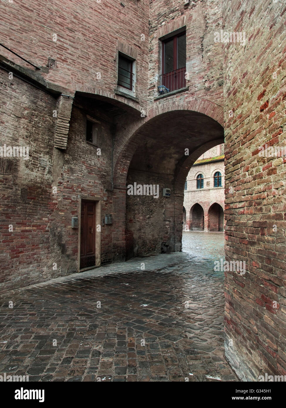 Walls rock moss traditional hi-res stock photography and images - Alamy