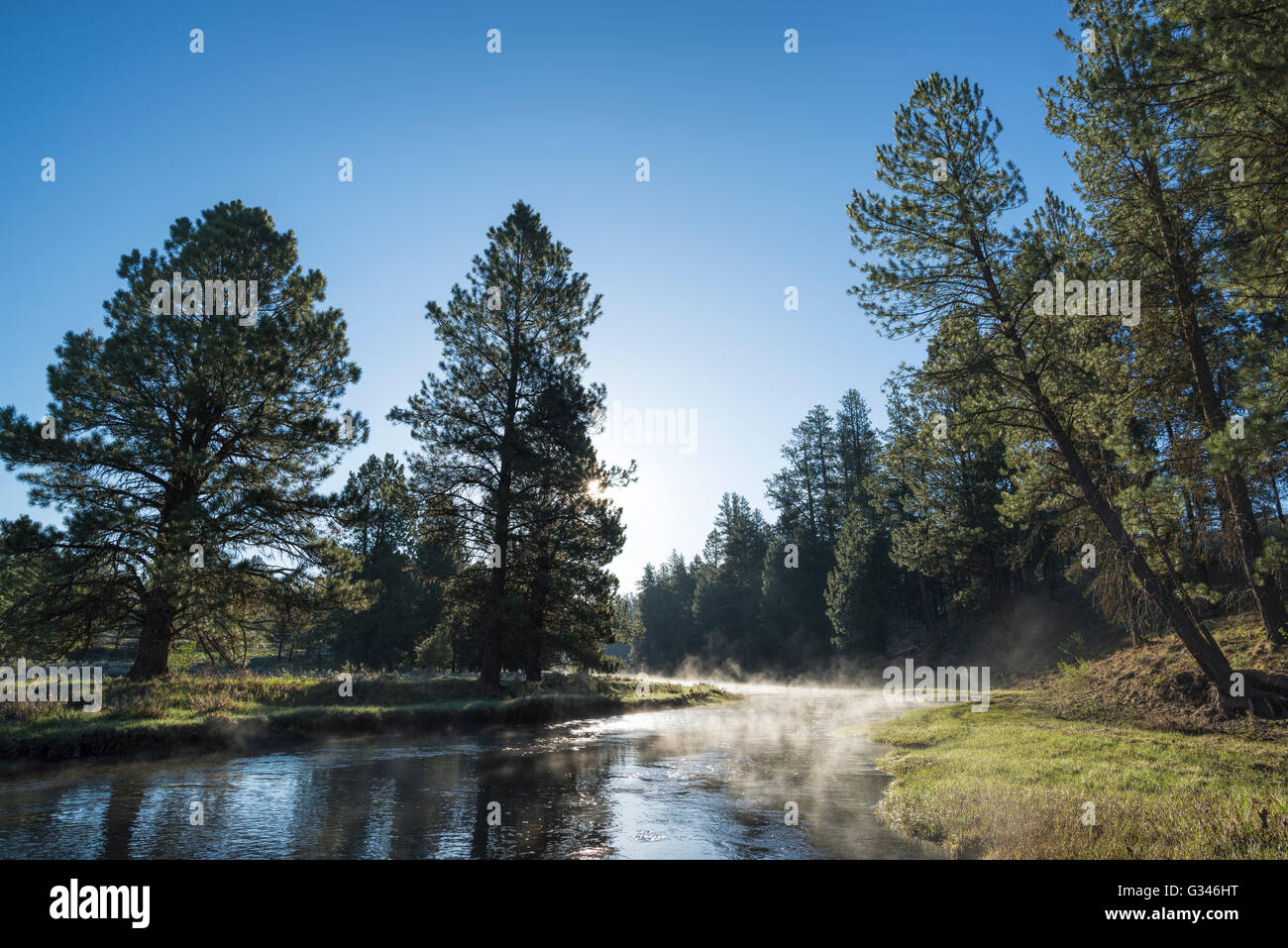 Steam rising from river hi-res stock photography and images - Alamy