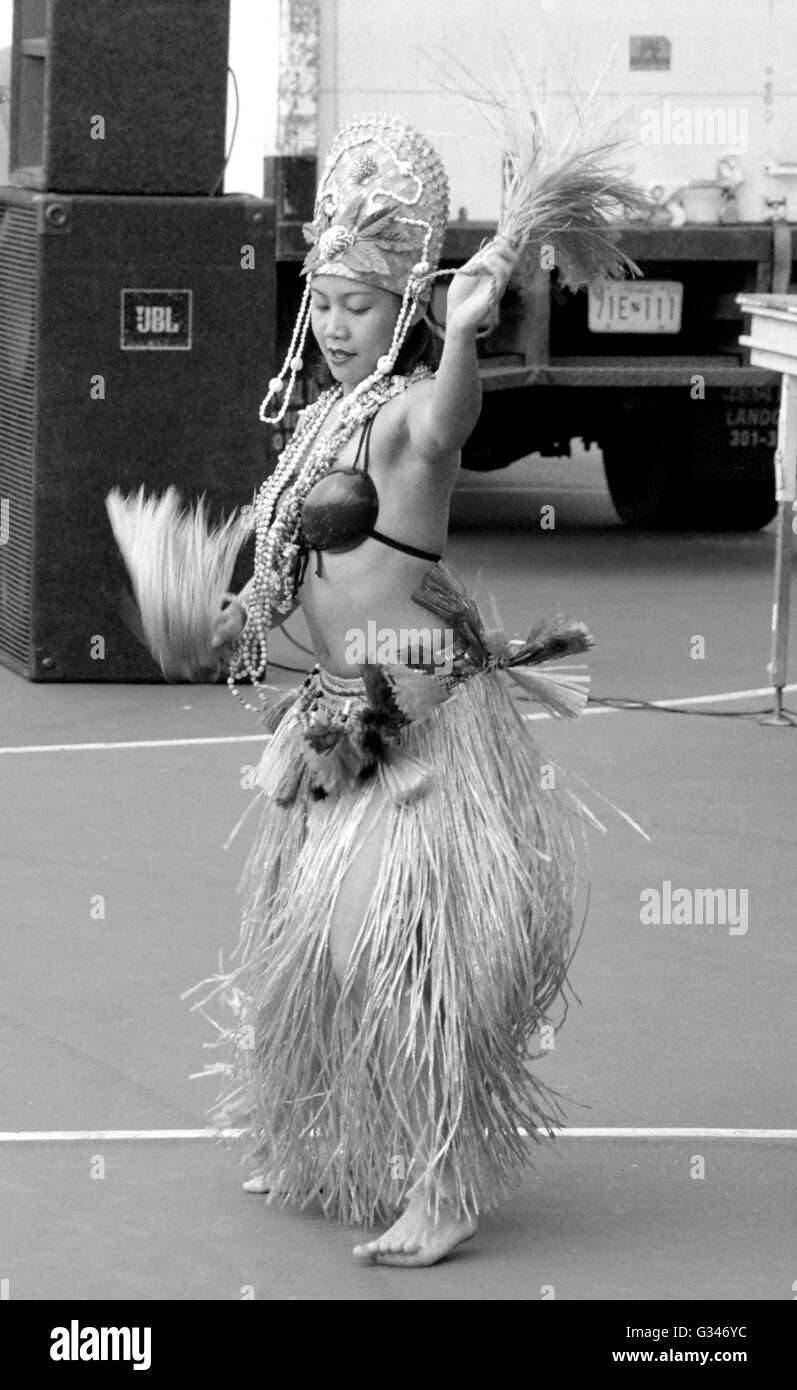 Puts on Black and White Stock Photos & Images - Alamy